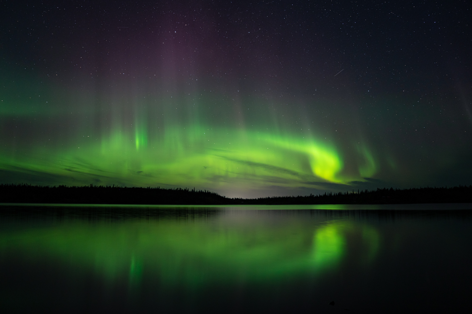 Travel Guides: Aurora Borealis Viewing in Yellowknife