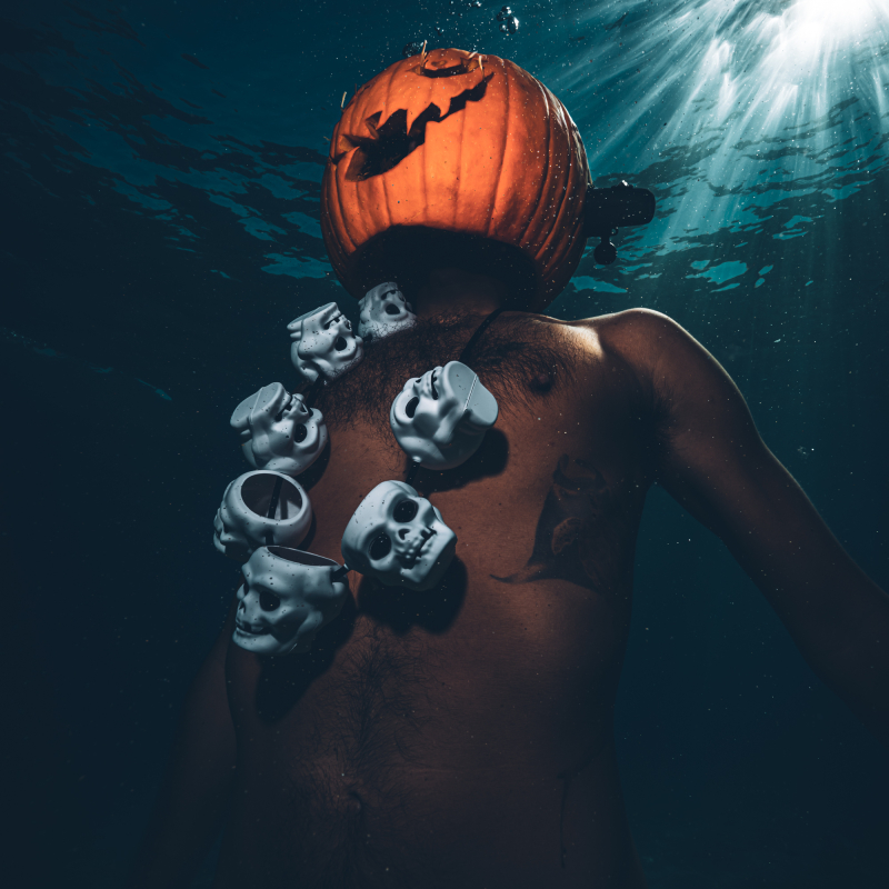 7 Tips for Photographing Underwater Halloween Models